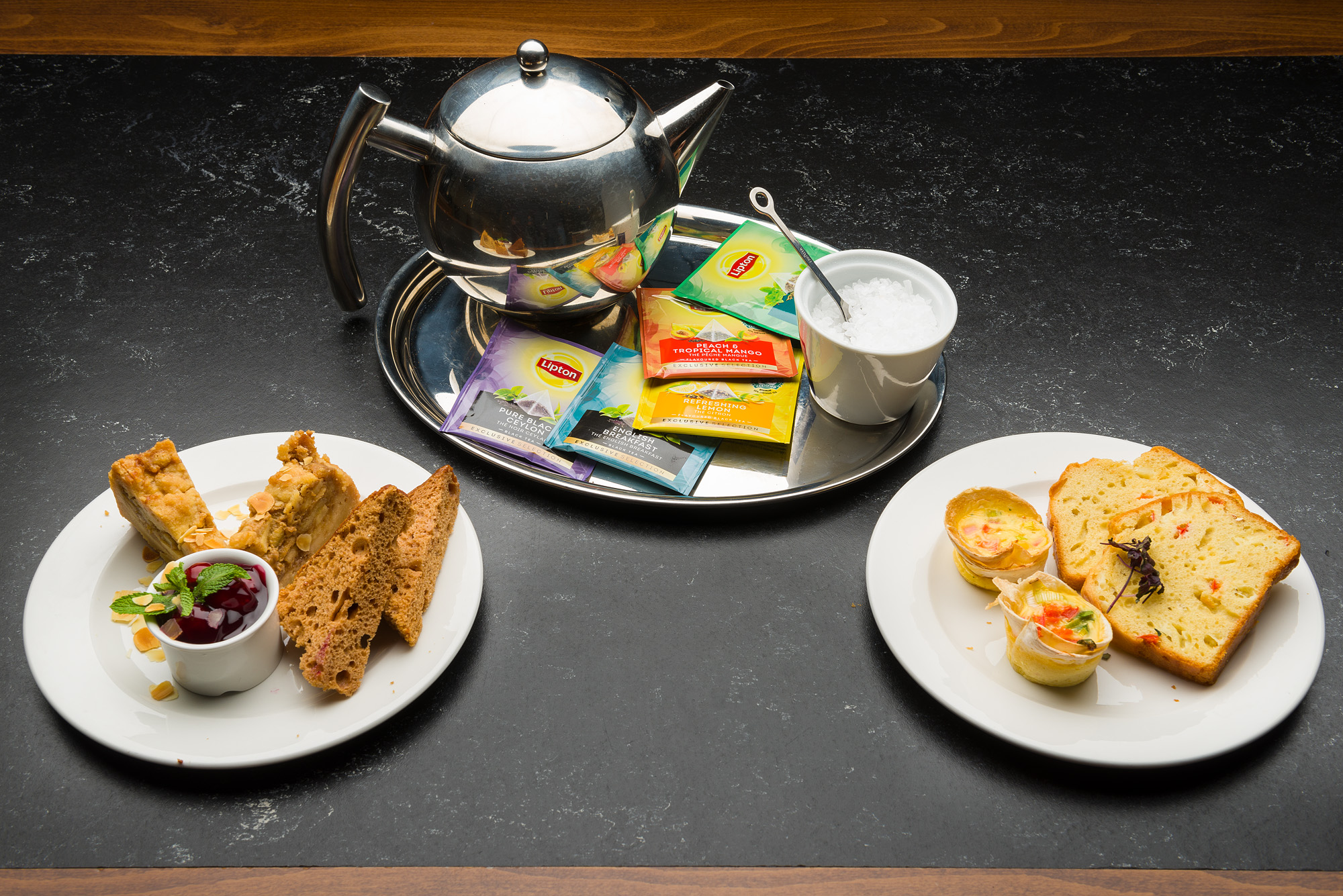 High Tea party vieren met talloze lekkernijen | De Postwagen